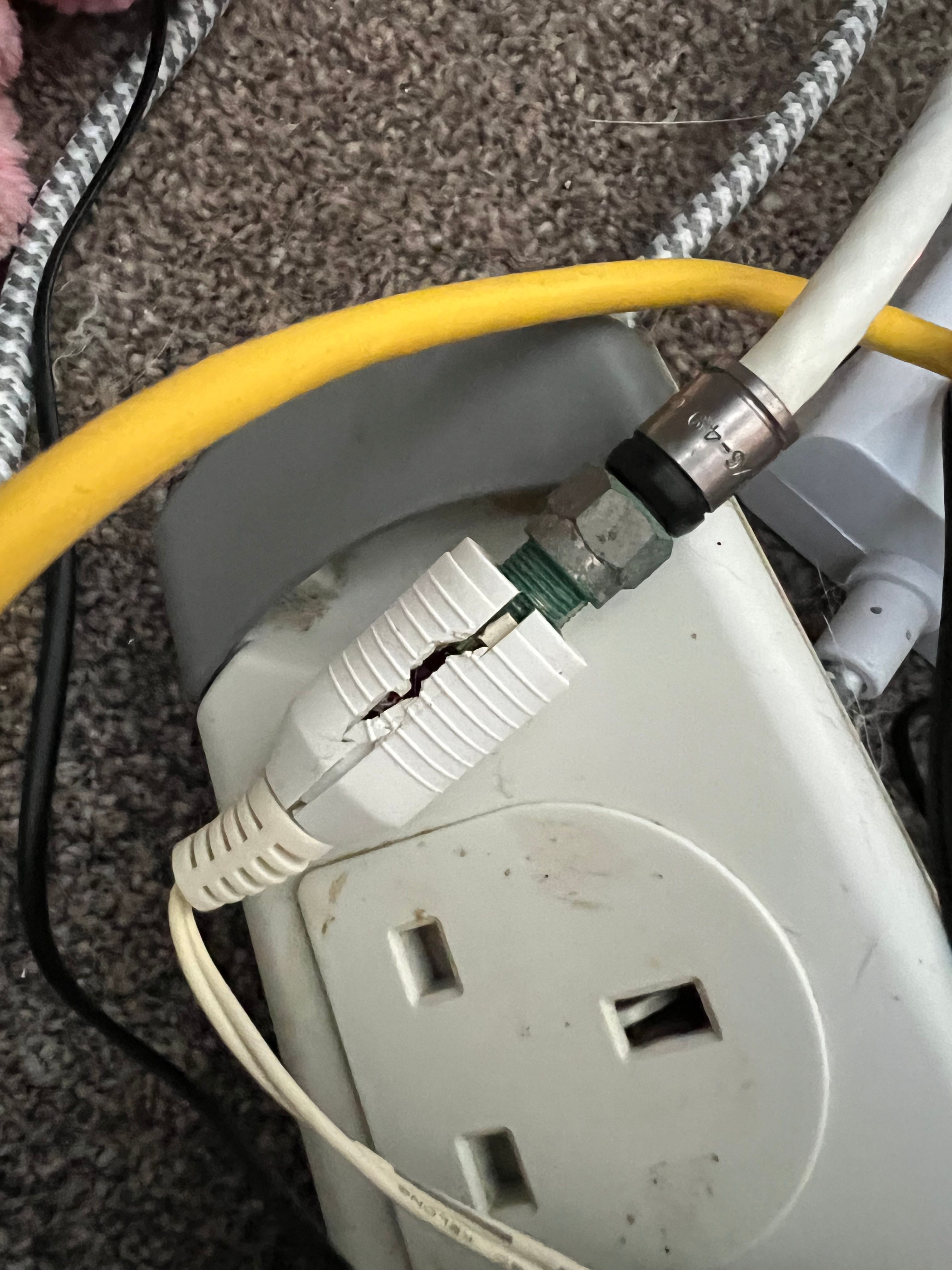 Need replacement power socket adaptor for coaxial cable to wall ...
