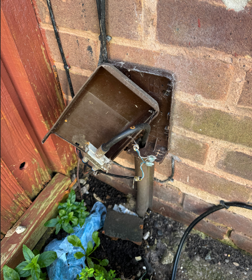 How can I report a problem with VirginMedia box outside my property ...