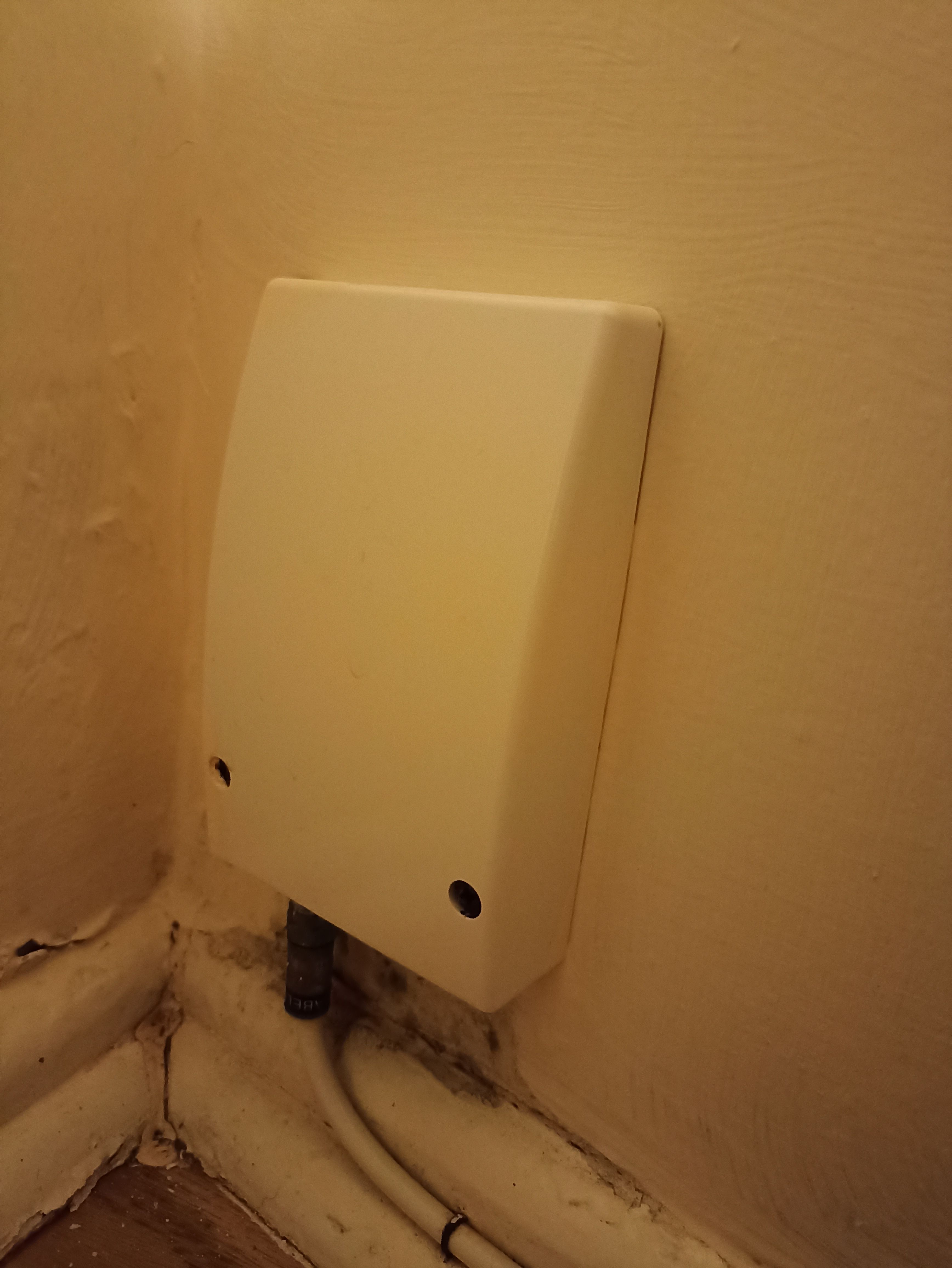Unmarked wall socket | Virgin Media Community - 5583879